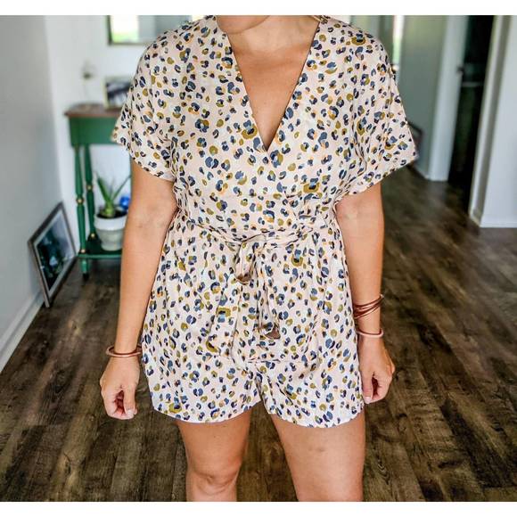 Sadie & Sage | Pants & Jumpsuits | New Sadie Sage Femme Feline Romper ...